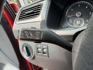 Red Volkswagen Caddy 2016 in Panevezys, with an engine capacity of 1.97 L and mileage of 284 thousand km for 7250 €, photo 23 on AUTOMOTO.COM.LV