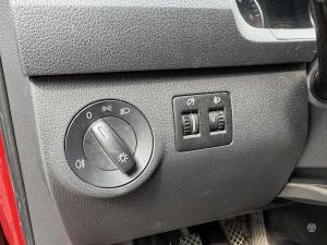 Red Volkswagen Caddy 2016 in Panevezys, with an engine capacity of 1.97 L and mileage of 284 thousand km for 7250 €, photo 27 on AUTOMOTO.COM.LV