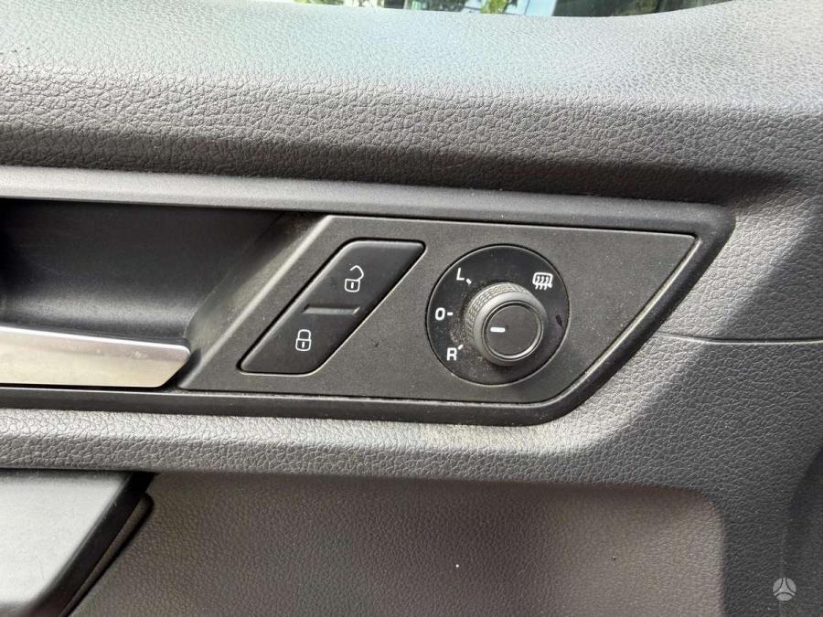 Red Volkswagen Caddy 2016 in Panevezys, with an engine capacity of 1.97 L and mileage of 284 thousand km for 7250 €, photo 29 on AUTOMOTO.COM.LV