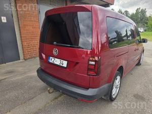 Red Volkswagen Caddy 2016 in Riga, with an engine capacity of 2.00 L and mileage of 370 thousand km for 12000 €, photo 8 on AUTOMOTO.COM.LV