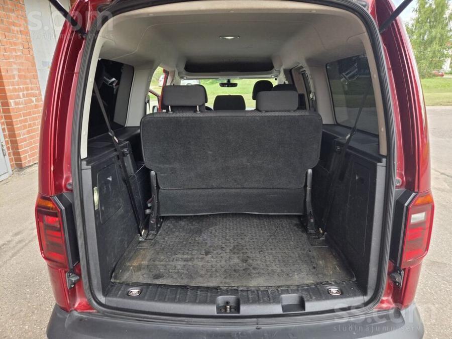 Red Volkswagen Caddy 2016 in Riga, with an engine capacity of 2.00 L and mileage of 370 thousand km for 12000 €, photo 18 on AUTOMOTO.COM.LV