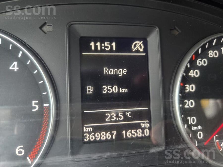 Red Volkswagen Caddy 2016 in Riga, with an engine capacity of 2.00 L and mileage of 370 thousand km for 12000 €, photo 25 on AUTOMOTO.COM.LV