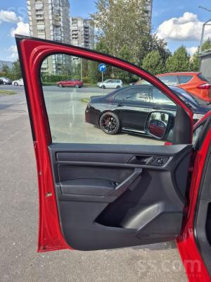 Red Volkswagen Caddy 2016 in Riga, with an engine capacity of 2.00 L and mileage of 269 thousand km for 6990 €, photo 15 on AUTOMOTO.COM.LV