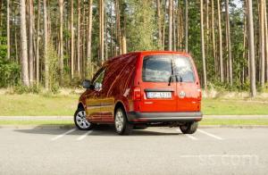 Sarkans Volkswagen Caddy 2016 Rīga, ar dzinēja tilpumu 2.00 L un nobraukumu 269 tūkst. km par 6990 €, foto 9 vietnē AUTOMOTO.COM.LV