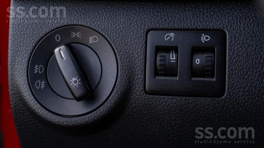Sarkans Volkswagen Caddy 2016 Rīga, ar dzinēja tilpumu 2.00 L un nobraukumu 269 tūkst. km par 6990 €, foto 20 vietnē AUTOMOTO.COM.LV
