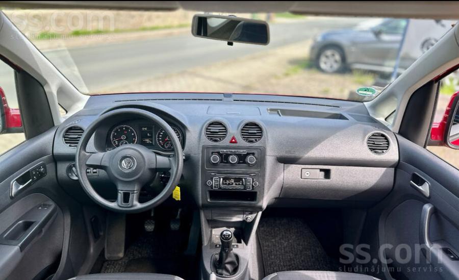 Sarkans Volkswagen Caddy 2016 Ogre, ar dzinēja tilpumu 1.40 L un nobraukumu 197 tūkst. km par 6495 €, foto 9 vietnē AUTOMOTO.COM.LV