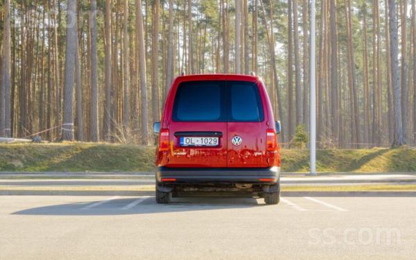 Sarkans Volkswagen Caddy 2017 Rīga, ar dzinēja tilpumu 2.00 L un nobraukumu 123 tūkst. km par 11790 €, foto 5 vietnē AUTOMOTO.COM.LV