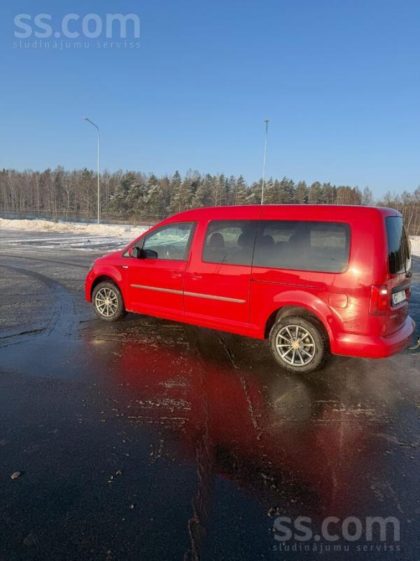 Red Volkswagen Caddy 2017 in Riga, with an engine capacity of 2.00 L and mileage of 240 thousand km for 13140 €, photo 1 on AUTOMOTO.COM.LV