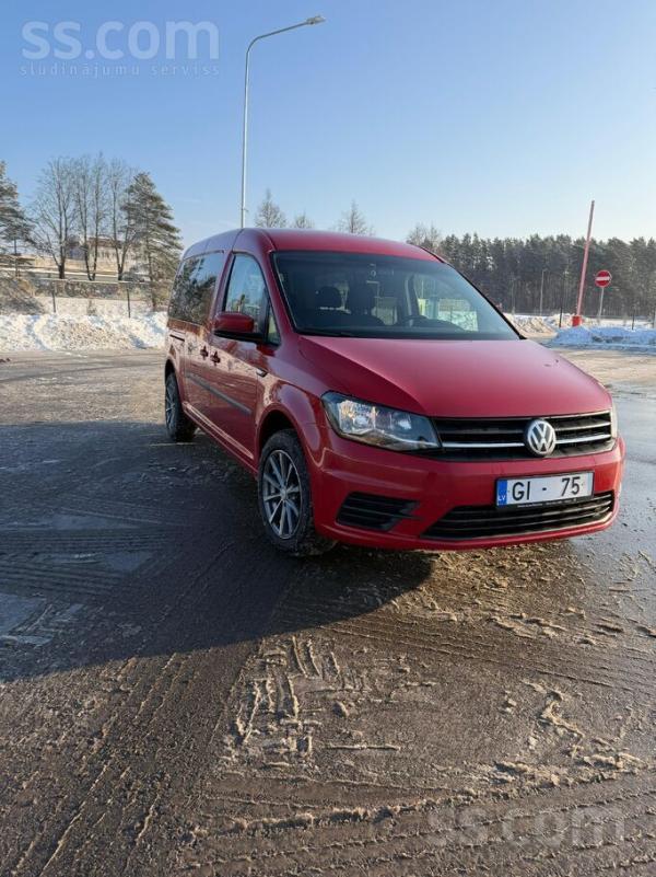 Red Volkswagen Caddy 2017 in Riga, with an engine capacity of 2.00 L and mileage of 240 thousand km for 13140 €, photo 3 on AUTOMOTO.COM.LV
