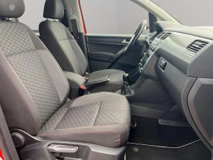Sarkans Volkswagen Caddy 2018 Kauņa, ar dzinēja tilpumu 2.00 L un nobraukumu 246 tūkst. km par 13999 €, foto 9 vietnē AUTOMOTO.COM.LV