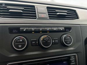 Sarkans Volkswagen Caddy 2018 Kauņa, ar dzinēja tilpumu 2.00 L un nobraukumu 246 tūkst. km par 13999 €, foto 17 vietnē AUTOMOTO.COM.LV
