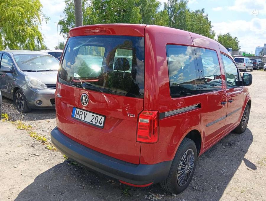 Sarkans Volkswagen Caddy 2018 Marijampole, ar dzinēja tilpumu 1.97 L un nobraukumu 498 tūkst. km par 6750 €, foto 9 vietnē AUTOMOTO.COM.LV