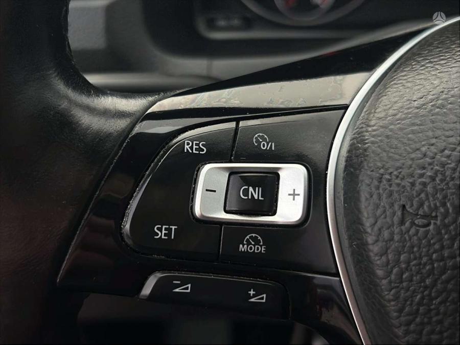 Red Volkswagen Caddy 2018 in Kaunas, with an engine capacity of 2.00 L and mileage of 246 thousand km for 13999 €, photo 15 on AUTOMOTO.COM.LV