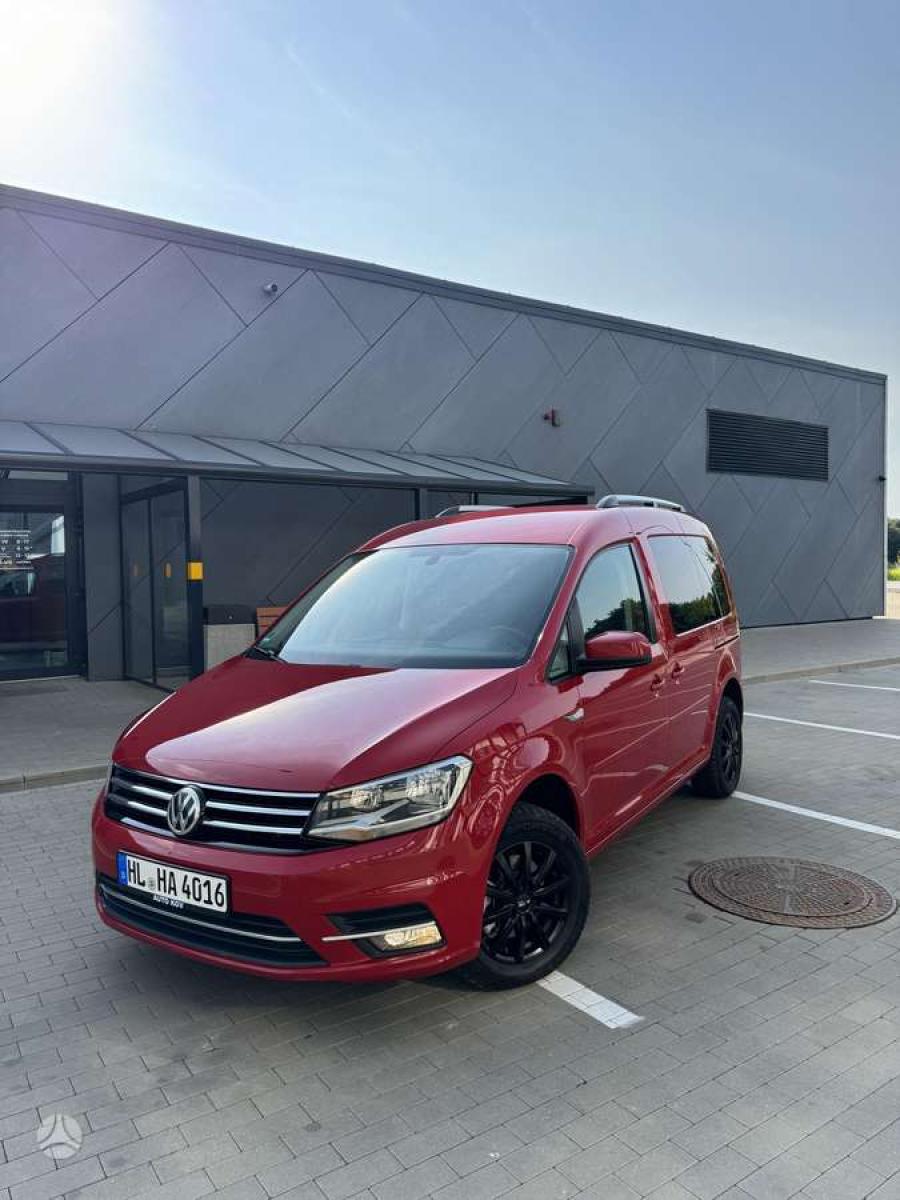Red Volkswagen Caddy 2018 in Jonava, with an engine capacity of 1.97 L and mileage of 246 thousand km for 13200 €, photo 3 on AUTOMOTO.COM.LV