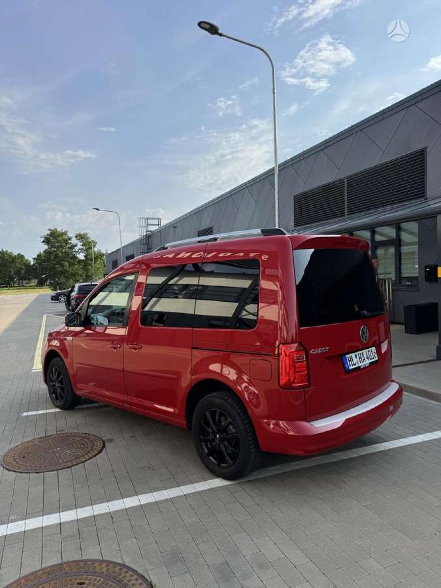 Red Volkswagen Caddy 2018 in Jonava, with an engine capacity of 1.97 L and mileage of 246 thousand km for 13200 €, photo 4 on AUTOMOTO.COM.LV