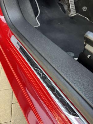 Red Volkswagen Caddy 2018 in Jonava, with an engine capacity of 1.97 L and mileage of 246 thousand km for 13200 €, photo 9 on AUTOMOTO.COM.LV
