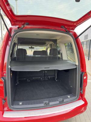 Red Volkswagen Caddy 2018 in Jonava, with an engine capacity of 1.97 L and mileage of 246 thousand km for 13200 €, photo 12 on AUTOMOTO.COM.LV