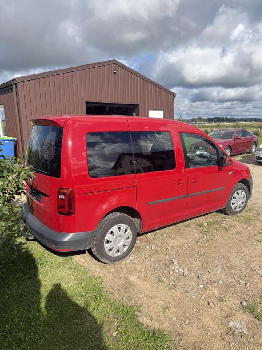 Sarkans Volkswagen Caddy 2019 Šauļi, ar dzinēja tilpumu 1.00 L un nobraukumu 160 tūkst. km par 3400 €, foto 3 vietnē AUTOMOTO.COM.LV