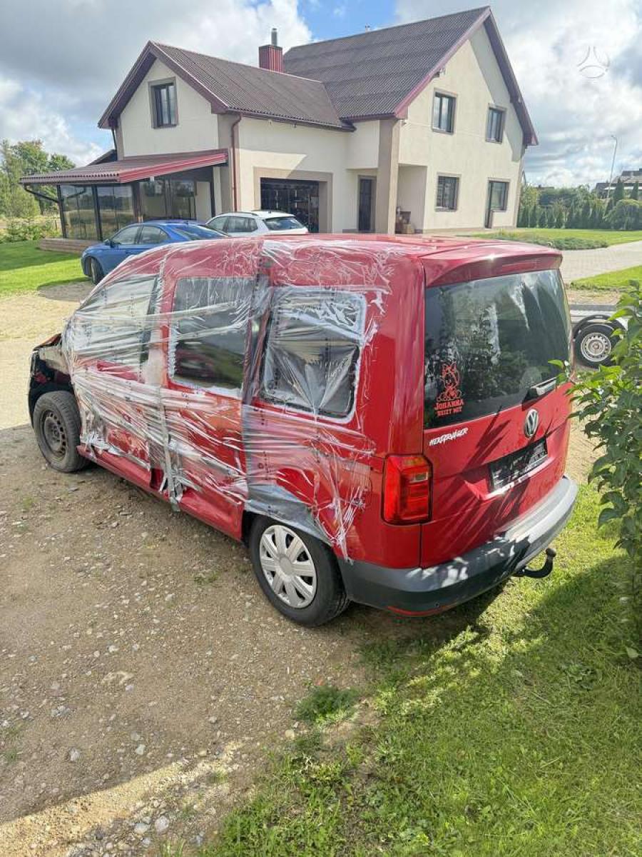 Sarkans Volkswagen Caddy 2019 Šauļi, ar dzinēja tilpumu 1.00 L un nobraukumu 160 tūkst. km par 3400 €, foto 4 vietnē AUTOMOTO.COM.LV