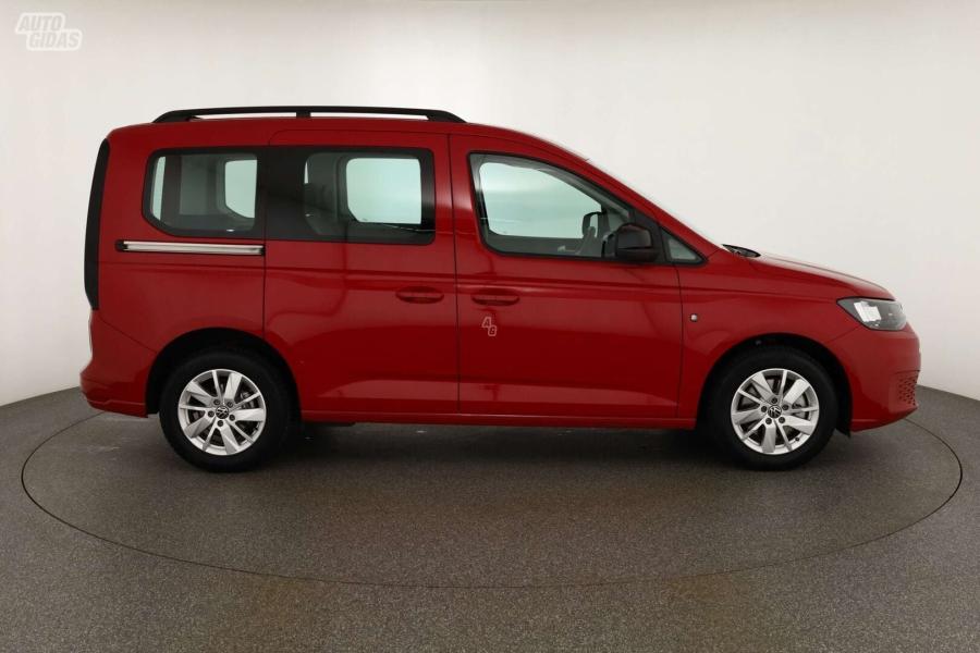 Red Volkswagen Caddy 2021 in Kaunas, with an engine capacity of 1.50 L and mileage of 74 thousand km for 26510 €, photo 6 on AUTOMOTO.COM.LV