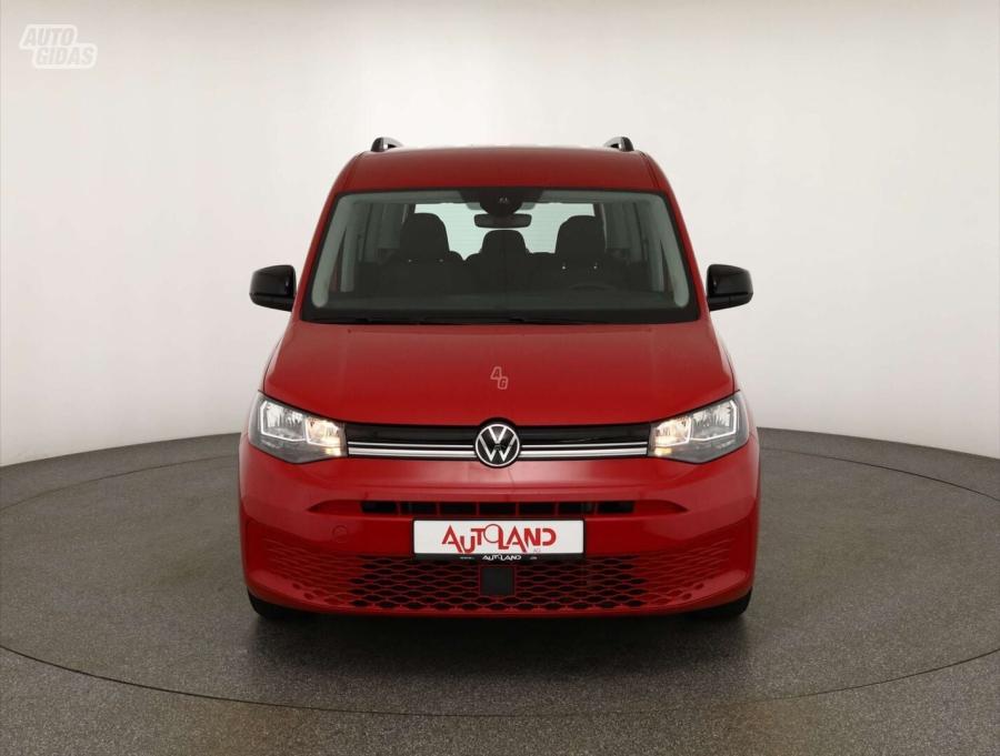 Red Volkswagen Caddy 2021 in Kaunas, with an engine capacity of 1.50 L and mileage of 74 thousand km for 26510 €, photo 8 on AUTOMOTO.COM.LV