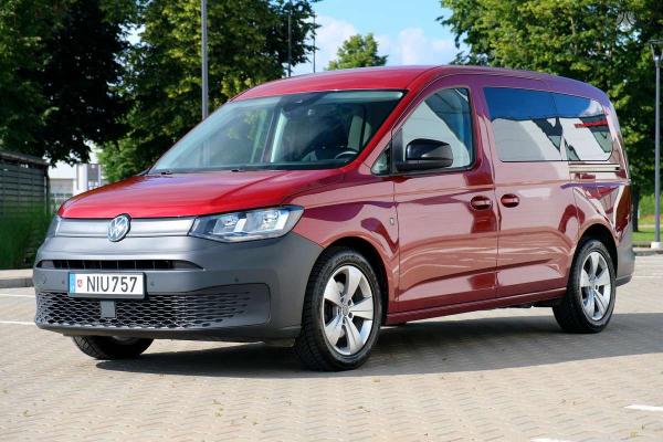 Sarkans Volkswagen Caddy 2021 Kauņa, ar dzinēja tilpumu 2.00 L un nobraukumu 219 tūkst. km par 16650 €, foto 1 vietnē AUTOMOTO.COM.LV