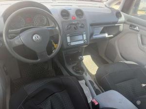 Red Volkswagen Caddy 2009 in Vilnius, with an engine capacity of 2.00 L and mileage of 165 thousand km for 2900 €, photo 10 on AUTOMOTO.COM.LV