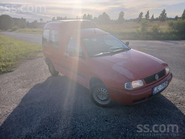 Красный Фольксваген Кадди 2002 в Лимбажи, объемом двигателя 1.90 л и пробегом 64 тыс. км за 1250 €, фото 2 на AUTOMOTO.COM.LV