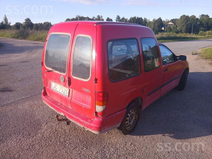 Red Volkswagen Caddy 2002 in Limbazi, with an engine capacity of 1.90 L and mileage of 64 thousand km for 1250 €, photo 4 on AUTOMOTO.COM.LV