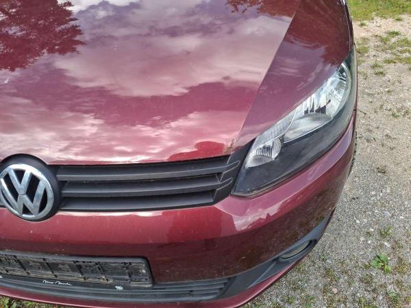 Red Volkswagen Caddy 2011 in Utena, with an engine capacity of 1.20 L and mileage of 178 thousand km for 4700 €, photo 3 on AUTOMOTO.COM.LV