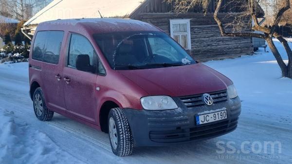 Red Volkswagen Caddy 2005 in Cesis, with an engine capacity of 2.00 L and mileage of 468 thousand km for 2200 €, photo 3 on AUTOMOTO.COM.LV