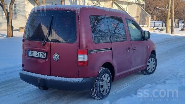 Red Volkswagen Caddy 2005 in Cesis, with an engine capacity of 2.00 L and mileage of 468 thousand km for 2200 €, photo 4 on AUTOMOTO.COM.LV