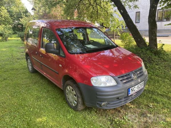 Красный Фольксваген Кадди 2006 в Валка, объемом двигателя 1.60 л и пробегом 357 тыс. км за 2490 €, фото 1 на AUTOMOTO.COM.LV