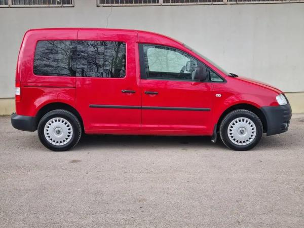 Sarkans Volkswagen Caddy 2007 Ogre, ar dzinēja tilpumu 1.90 L un nobraukumu 226 tūkst. km par 4750 €, foto 4 vietnē AUTOMOTO.COM.LV