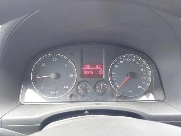 Red Volkswagen Caddy 2007 in Limbazi, with an engine capacity of 1.90 L and mileage of 0 thousand km for 4950 €, photo 7 on AUTOMOTO.COM.LV
