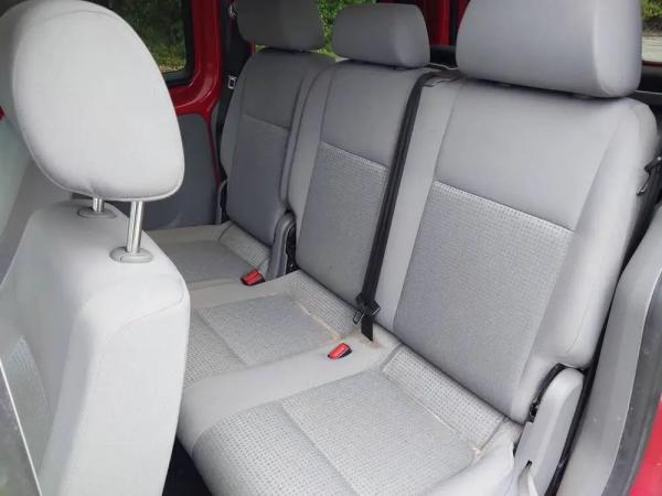 Red Volkswagen Caddy 2007 in Limbazi, with an engine capacity of 1.90 L and mileage of 0 thousand km for 4950 €, photo 9 on AUTOMOTO.COM.LV