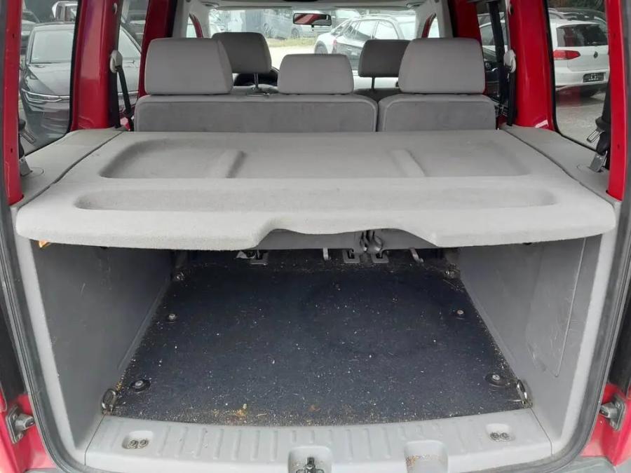 Red Volkswagen Caddy 2007 in Limbazi, with an engine capacity of 1.90 L and mileage of 0 thousand km for 4950 €, photo 11 on AUTOMOTO.COM.LV