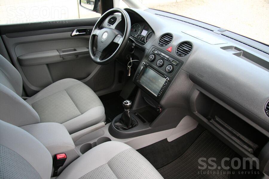 Red Volkswagen Caddy 2009 in Tukums, with an engine capacity of 2.00 L and mileage of 273 thousand km for 5650 €, photo 8 on AUTOMOTO.COM.LV