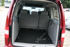 Red Volkswagen Caddy 2009 in Tukums, with an engine capacity of 2.00 L and mileage of 273 thousand km for 5650 €, photo 13 on AUTOMOTO.COM.LV