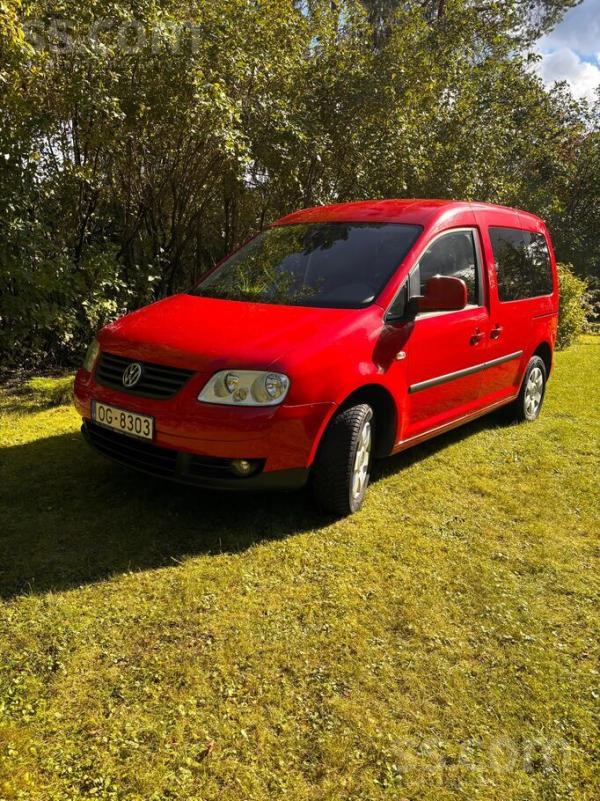Red Volkswagen Caddy 2009 in Ogre, with an engine capacity of 1.40 L and mileage of 250 thousand km for 3600 €, photo 3 on AUTOMOTO.COM.LV