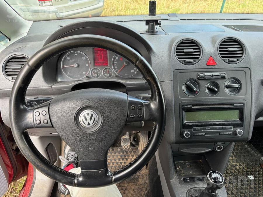 Sarkans Volkswagen Caddy 2010 Ogre, ar dzinēja tilpumu 1.90 L un nobraukumu 414 tūkst. km par 3600 €, foto 6 vietnē AUTOMOTO.COM.LV