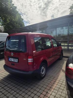 Red Volkswagen Caddy 2011 in Ventspils, with an engine capacity of 1.60 L and mileage of 91 thousand km for 5100 €, photo 4 on AUTOMOTO.COM.LV