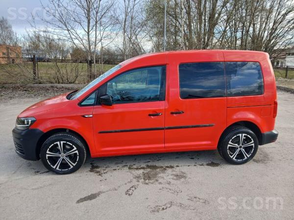 Red Volkswagen Caddy 2018 in Riga, with an engine capacity of 2.00 L and mileage of 232 thousand km for 6900 €, photo 8 on AUTOMOTO.COM.LV