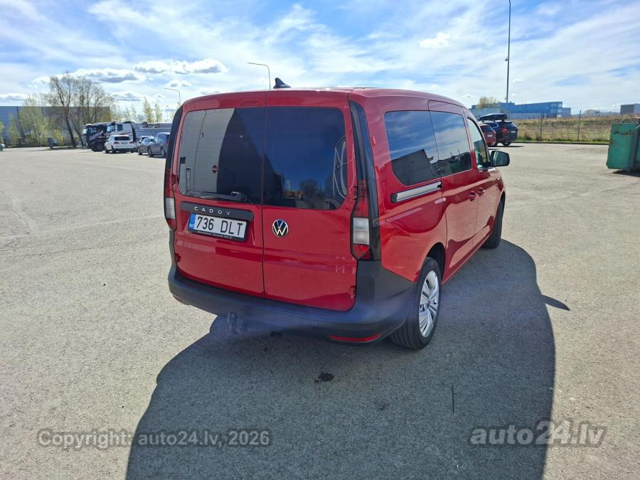 Red Volkswagen Caddy 2021 in Tallinn, with an engine capacity of 2.00 L and mileage of 155 thousand km for 19500 €, photo 4 on AUTOMOTO.COM.LV