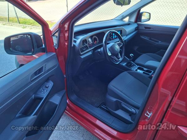 Red Volkswagen Caddy 2021 in Tallinn, with an engine capacity of 2.00 L and mileage of 155 thousand km for 19500 €, photo 7 on AUTOMOTO.COM.LV