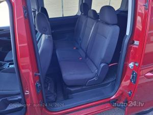 Red Volkswagen Caddy 2021 in Tallinn, with an engine capacity of 2.00 L and mileage of 155 thousand km for 19500 €, photo 10 on AUTOMOTO.COM.LV