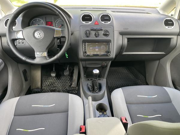 Volkswagen Caddy 2008 in Kivioli, with an engine capacity of 1.90 L and mileage of 370 thousand km for 3200 €, photo 4 on AUTOMOTO.COM.LV