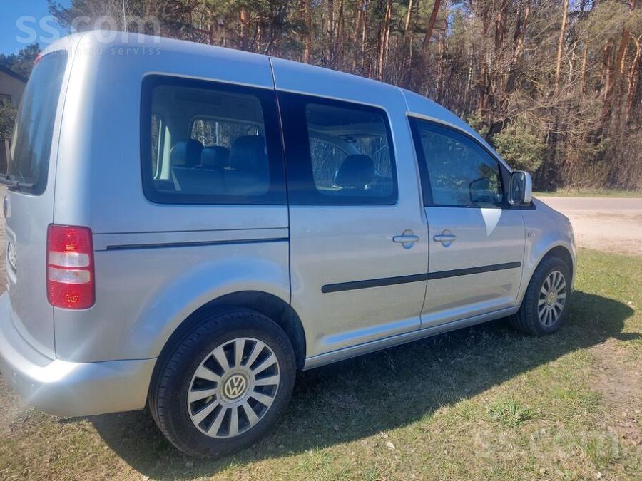 Volkswagen Caddy 2014 in Riga, with an engine capacity of 1.60 L and mileage of 260 thousand km for 7800 €, photo 5 on AUTOMOTO.COM.LV