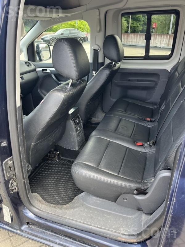 Violet Volkswagen Caddy 2011 in Riga, with an engine capacity of 2.00 L and mileage of 480 thousand km for 3900 €, photo 9 on AUTOMOTO.COM.LV