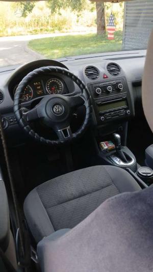 Violet Volkswagen Caddy 2011 in Siauliai, with an engine capacity of 1.60 L and mileage of 325 thousand km for 4999 €, photo 6 on AUTOMOTO.COM.LV